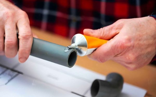 Cách Tẩy Keo Dán Nhựa PVC Nhanh Chóng Và Đơn Giản